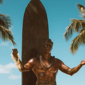 DUKE THE LEGEND OF HAWAII - Hawaiian Tours